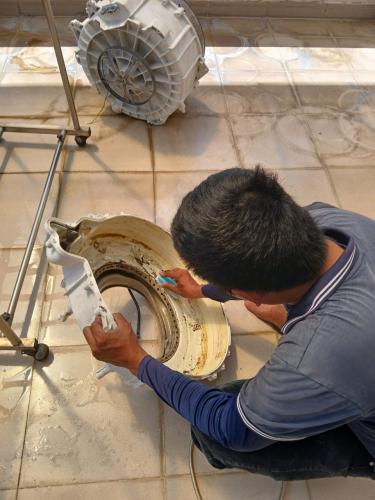 Dịch vụ vệ sinh máy giặt Sharp giá công khai, sạch sẽ, chuyên nghiệp ...